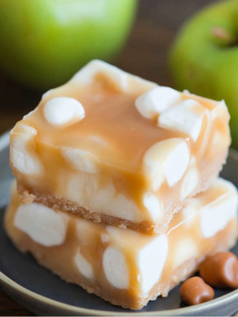Sweet and Chewy Caramel Apple Fudge